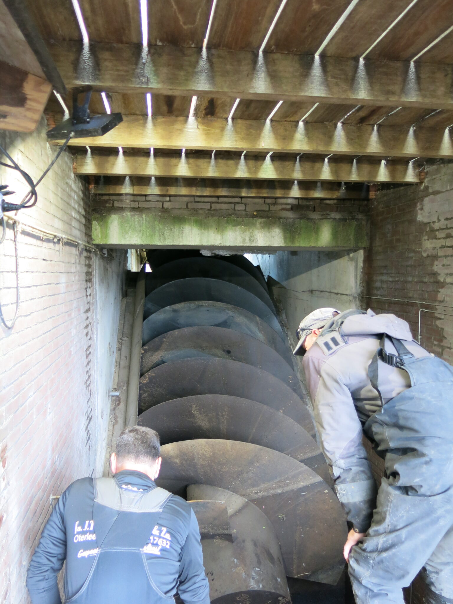 Foto's verwijderen van de vijzel op 10 juli 2024 - Molen van Sloten ...
